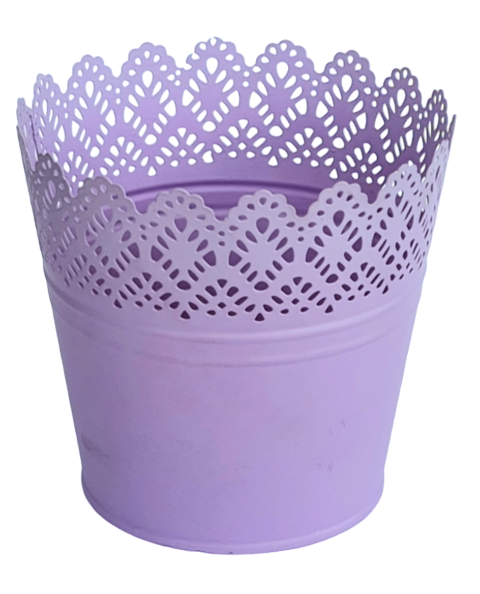 .Übertopf in der Farbe Flieder 14 cm hoch, 12,5 cm Durchmesser